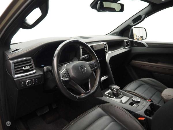Brūns Volkswagen Amarok 2023 Viļņa, ar dzinēja tilpumu 2.99 L un nobraukumu 53 tūkst. km par 52500 €, foto 10 vietnē AUTOMOTO.COM.LV