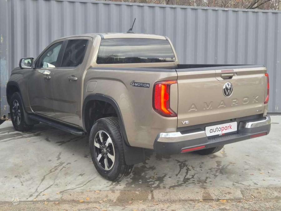 Brown Volkswagen Amarok 2024 in Vilnius, with an engine capacity of 2.99 L and mileage of 9 thousand km for 43900 €, photo 3 on AUTOMOTO.COM.LV