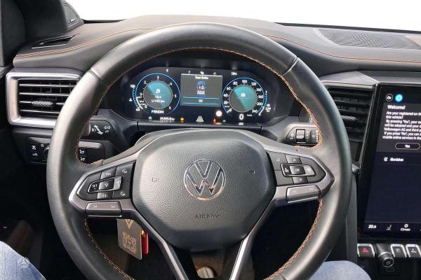 Brown Volkswagen Amarok 2024 in Klaipeda, with an engine capacity of 2.99 L and mileage of 24 thousand km for 57000 €, photo 11 on AUTOMOTO.COM.LV