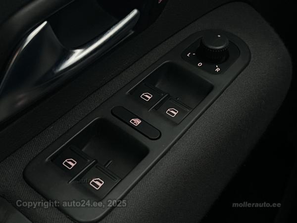Volkswagen Amarok 2013 in Parnu, with an engine capacity of 2.00 L and mileage of 355 thousand km for 12950 €, photo 11 on AUTOMOTO.COM.LV