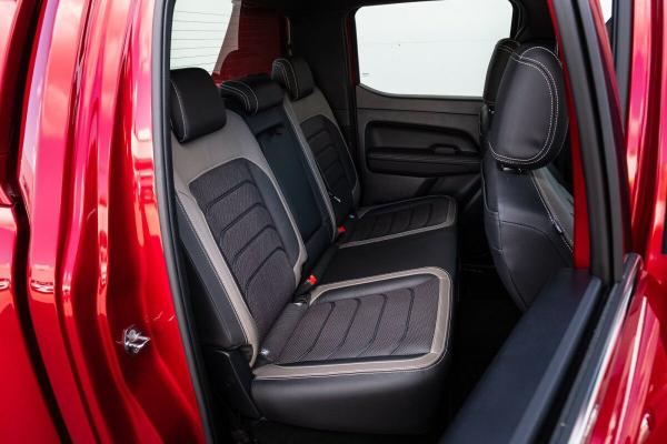 Volkswagen Amarok 2024 in Riga, with an engine capacity of 3.00 L and mileage of 27 thousand km for 49900 €, photo 7 on AUTOMOTO.COM.LV