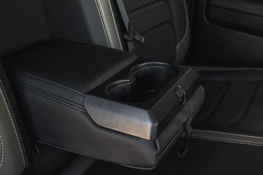 Volkswagen Amarok 2024 Ventspils, ar dzinēja tilpumu 3.00 L un nobraukumu 81 tūkst. km par 46750 €, foto 38 vietnē AUTOMOTO.COM.LV