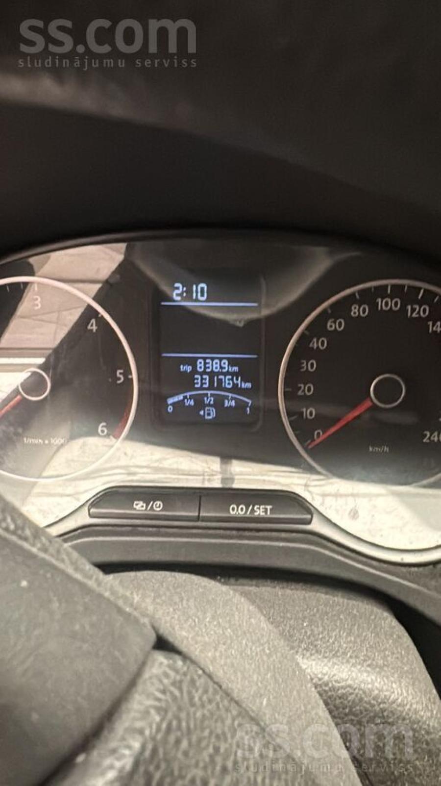 Green Volkswagen Amarok 2014 in Riga, with an engine capacity of 2.00 L and mileage of 332 thousand km for 3500 €, photo 4 on AUTOMOTO.COM.LV
