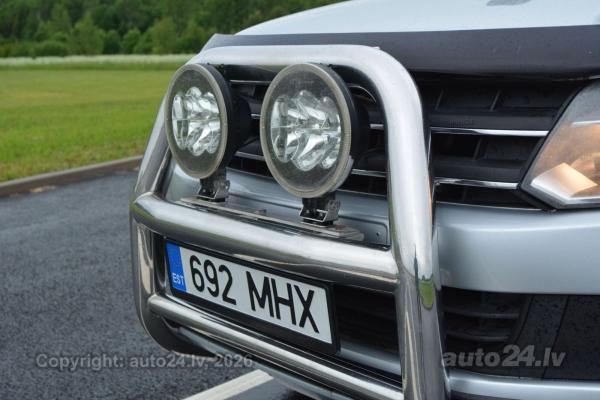 Grey Volkswagen Amarok 2011 in Parnu, with an engine capacity of 2.00 L and mileage of 334 thousand km for 12400 €, photo 8 on AUTOMOTO.COM.LV