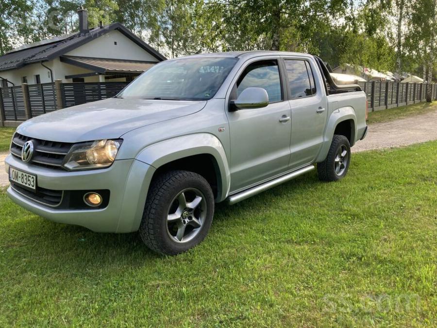 Pelēks Volkswagen Amarok 2011 Ogre, ar dzinēja tilpumu 2.00 L un nobraukumu 258 tūkst. km par 10770 €, foto 1 vietnē AUTOMOTO.COM.LV