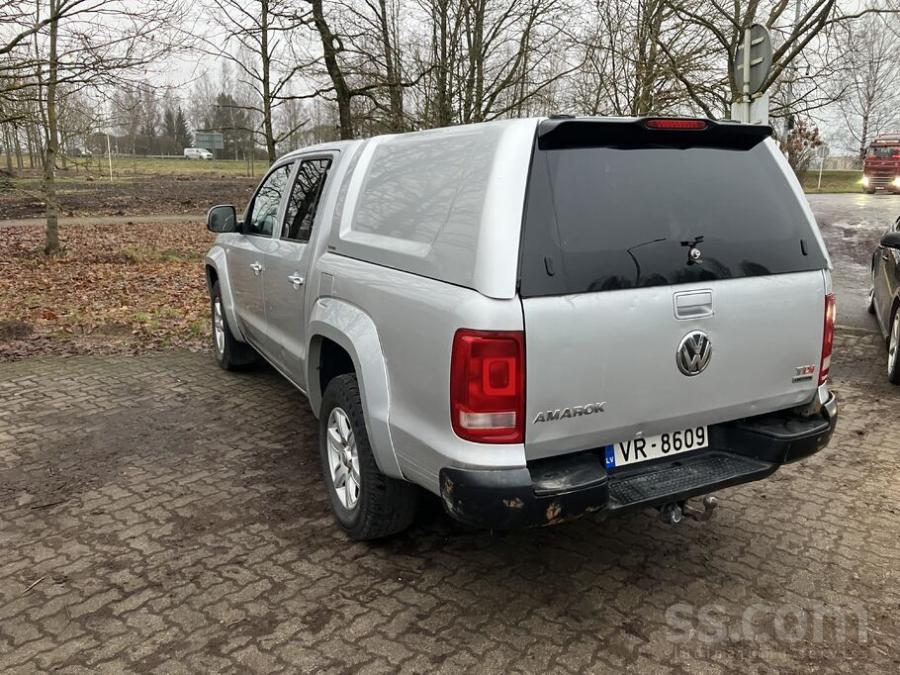 Pelēks Volkswagen Amarok 2012 Valmiera, ar dzinēja tilpumu 2.00 L un nobraukumu 517 tūkst. km par 4900 €, foto 3 vietnē AUTOMOTO.COM.LV