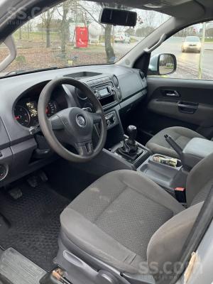 Pelēks Volkswagen Amarok 2012 Valmiera, ar dzinēja tilpumu 2.00 L un nobraukumu 517 tūkst. km par 4900 €, foto 6 vietnē AUTOMOTO.COM.LV