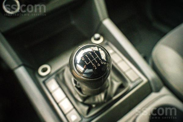 Grey Volkswagen Amarok 2012 in Riga, with an engine capacity of 2.00 L and mileage of 250 thousand km for 5990 €, photo 8 on AUTOMOTO.COM.LV
