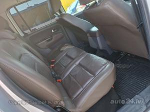 Grey Volkswagen Amarok 2013 in Rakvere, with an engine capacity of 2.00 L and mileage of 357 thousand km for 14000 €, photo 13 on AUTOMOTO.COM.LV