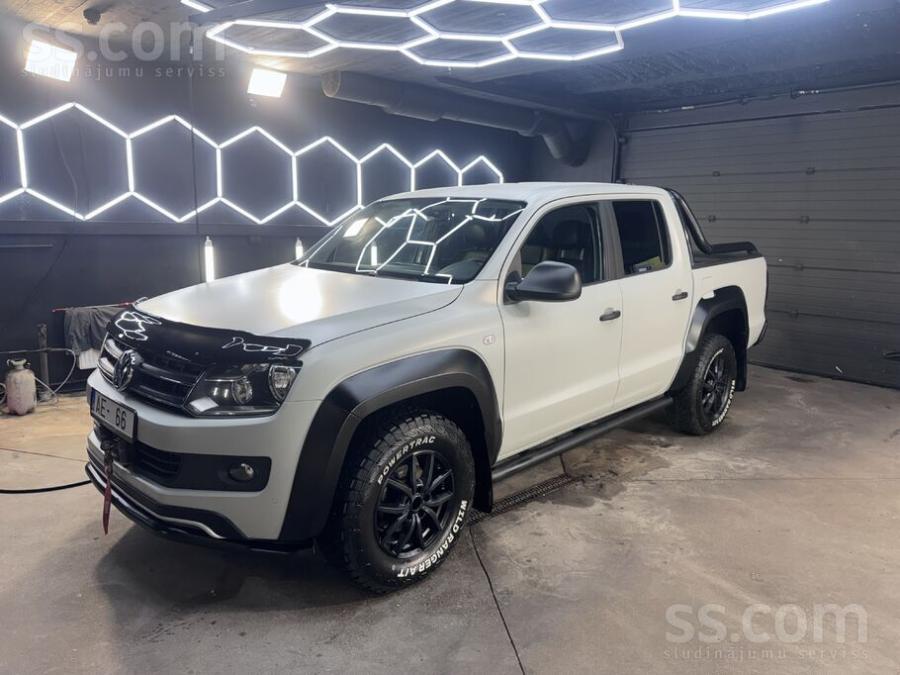 Pelēks Volkswagen Amarok 2014 Jelgava, ar dzinēja tilpumu 2.00 L un nobraukumu 288 tūkst. km par 14500 €, foto 1 vietnē AUTOMOTO.COM.LV