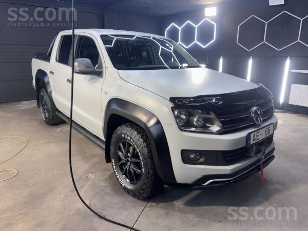 Grey Volkswagen Amarok 2014 in Jelgava, with an engine capacity of 2.00 L and mileage of 288 thousand km for 14500 €, photo 3 on AUTOMOTO.COM.LV