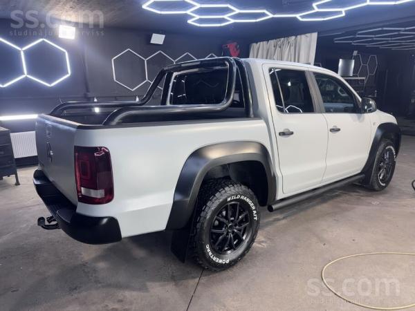 Grey Volkswagen Amarok 2014 in Jelgava, with an engine capacity of 2.00 L and mileage of 288 thousand km for 14500 €, photo 4 on AUTOMOTO.COM.LV