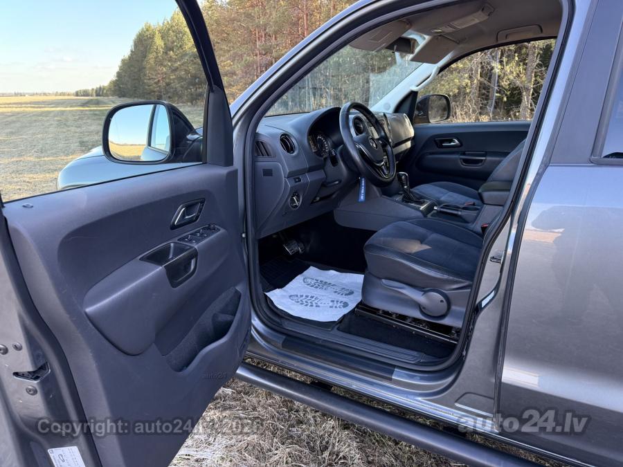 Grey Volkswagen Amarok 2015 in Rapla, with an engine capacity of 2.00 L and mileage of 279 thousand km for 12500 €, photo 11 on AUTOMOTO.COM.LV
