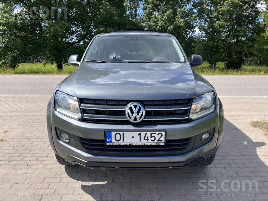 Pelēks Volkswagen Amarok 2015 Limbaži, ar dzinēja tilpumu 2.00 L un nobraukumu 357 tūkst. km par 13550 €, foto 3 vietnē AUTOMOTO.COM.LV