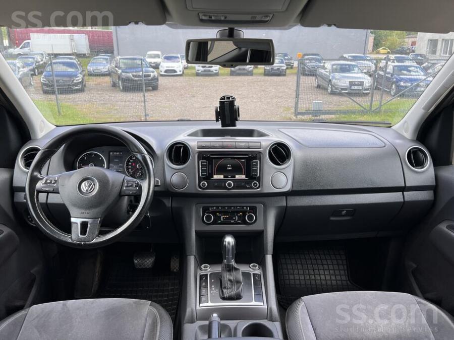 Pelēks Volkswagen Amarok 2015 Limbaži, ar dzinēja tilpumu 2.00 L un nobraukumu 357 tūkst. km par 13550 €, foto 13 vietnē AUTOMOTO.COM.LV