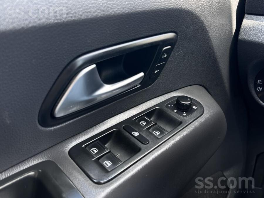 Pelēks Volkswagen Amarok 2015 Limbaži, ar dzinēja tilpumu 2.00 L un nobraukumu 357 tūkst. km par 13550 €, foto 21 vietnē AUTOMOTO.COM.LV