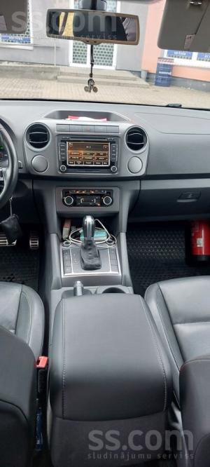 Pelēks Volkswagen Amarok 2015 Kuldīga, ar dzinēja tilpumu 2.00 L un nobraukumu 225 tūkst. km par 14900 €, foto 9 vietnē AUTOMOTO.COM.LV