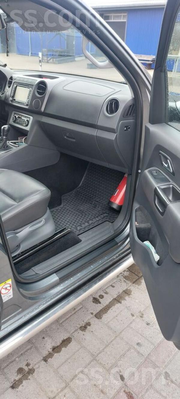Pelēks Volkswagen Amarok 2015 Kuldīga, ar dzinēja tilpumu 2.00 L un nobraukumu 225 tūkst. km par 14900 €, foto 10 vietnē AUTOMOTO.COM.LV