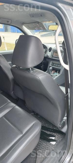 Pelēks Volkswagen Amarok 2015 Kuldīga, ar dzinēja tilpumu 2.00 L un nobraukumu 225 tūkst. km par 14900 €, foto 12 vietnē AUTOMOTO.COM.LV