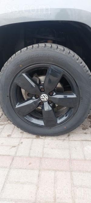 Pelēks Volkswagen Amarok 2015 Kuldīga, ar dzinēja tilpumu 2.00 L un nobraukumu 225 tūkst. km par 14900 €, foto 15 vietnē AUTOMOTO.COM.LV