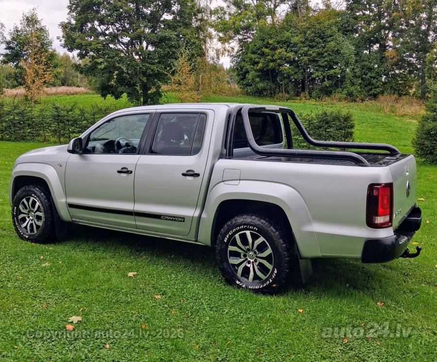 Grey Volkswagen Amarok 2015 in Tallinn, with an engine capacity of 2.00 L and mileage of 268 thousand km for 14900 €, photo 5 on AUTOMOTO.COM.LV