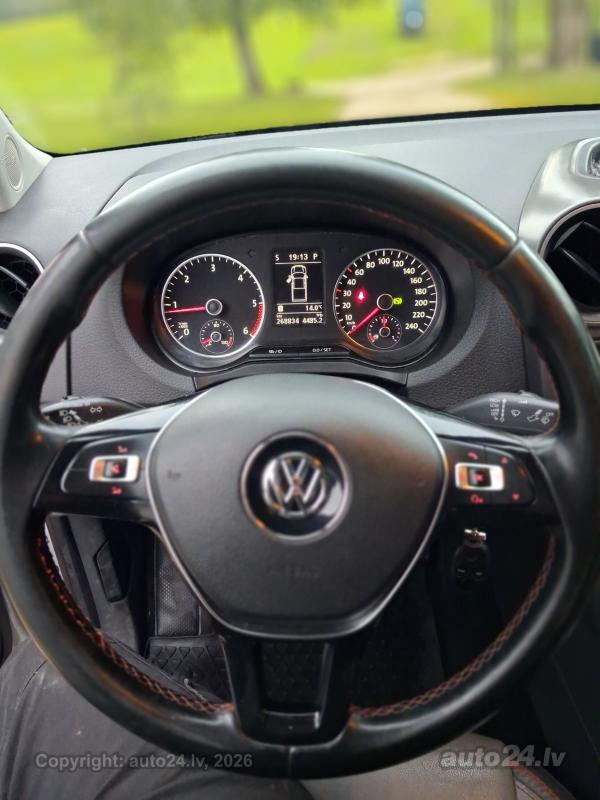 Grey Volkswagen Amarok 2015 in Tallinn, with an engine capacity of 2.00 L and mileage of 268 thousand km for 14900 €, photo 10 on AUTOMOTO.COM.LV