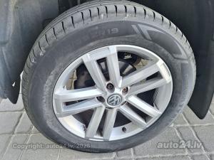 Grey Volkswagen Amarok 2016 in Tallinn, with an engine capacity of 2.00 L and mileage of 176 thousand km for 16000 €, photo 7 on AUTOMOTO.COM.LV