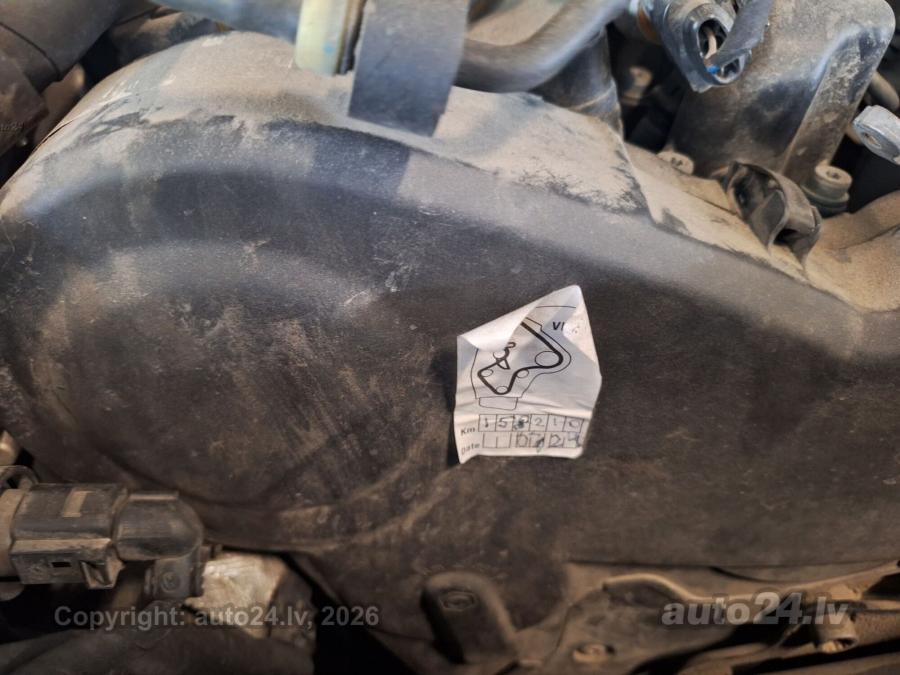 Grey Volkswagen Amarok 2016 in Tallinn, with an engine capacity of 2.00 L and mileage of 176 thousand km for 16000 €, photo 17 on AUTOMOTO.COM.LV