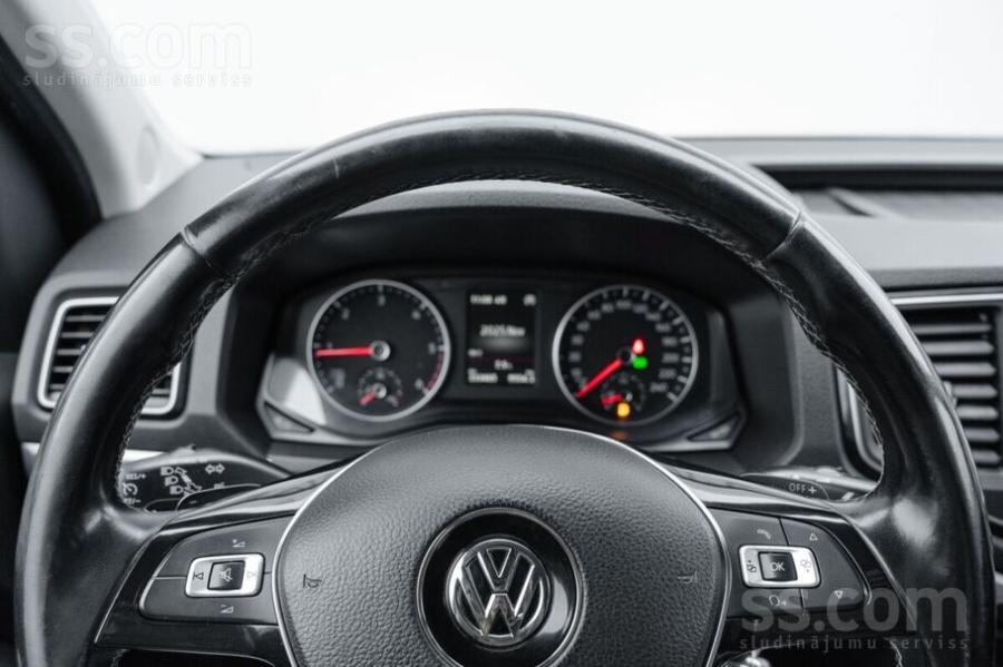 Pelēks Volkswagen Amarok 2017 Rīga, ar dzinēja tilpumu 3.00 L un nobraukumu 333 tūkst. km par 17850 €, foto 9 vietnē AUTOMOTO.COM.LV