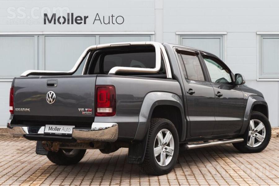 Grey Volkswagen Amarok 2017 in Ventspils, with an engine capacity of 3.00 L and mileage of 270 thousand km for 19650 €, photo 5 on AUTOMOTO.COM.LV