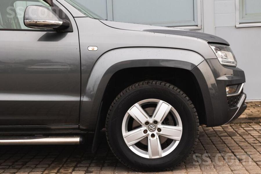 Grey Volkswagen Amarok 2017 in Ventspils, with an engine capacity of 3.00 L and mileage of 270 thousand km for 19650 €, photo 9 on AUTOMOTO.COM.LV