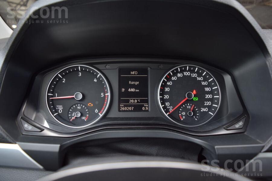 Pelēks Volkswagen Amarok 2017 Rīga, ar dzinēja tilpumu 3.00 L un nobraukumu 260 tūkst. km par 12600 €, foto 8 vietnē AUTOMOTO.COM.LV