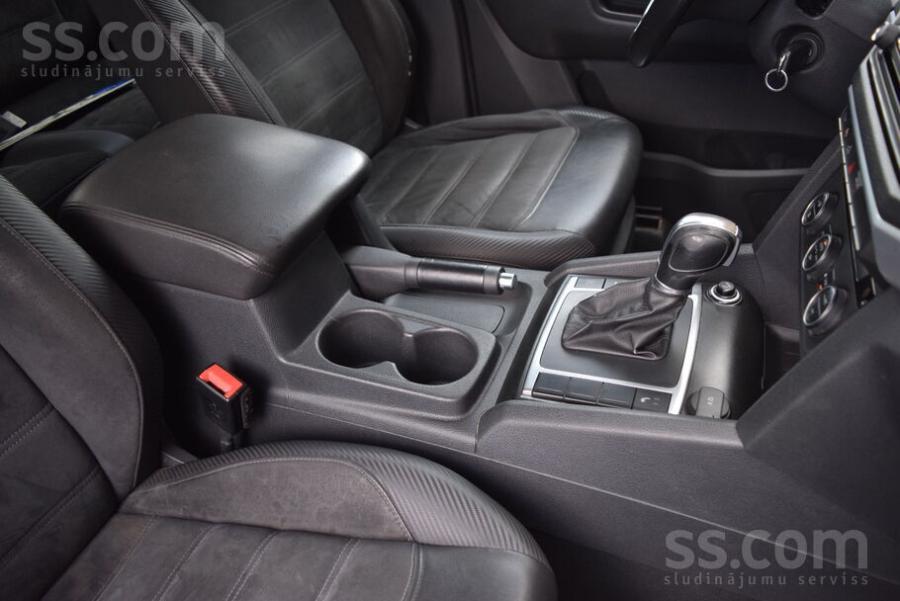 Pelēks Volkswagen Amarok 2017 Rīga, ar dzinēja tilpumu 3.00 L un nobraukumu 260 tūkst. km par 12600 €, foto 12 vietnē AUTOMOTO.COM.LV