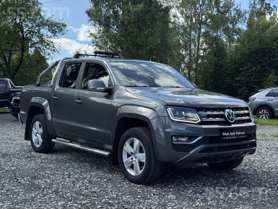 Grey Volkswagen Amarok 2017 in Valmiera, with an engine capacity of 3.00 L and mileage of 192 thousand km for 24900 €, photo 1 on AUTOMOTO.COM.LV