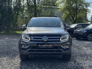 Grey Volkswagen Amarok 2017 in Valmiera, with an engine capacity of 3.00 L and mileage of 192 thousand km for 24900 €, photo 3 on AUTOMOTO.COM.LV