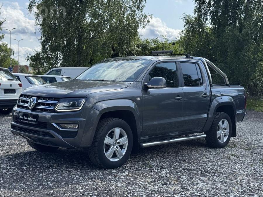 Grey Volkswagen Amarok 2017 in Valmiera, with an engine capacity of 3.00 L and mileage of 192 thousand km for 24900 €, photo 4 on AUTOMOTO.COM.LV