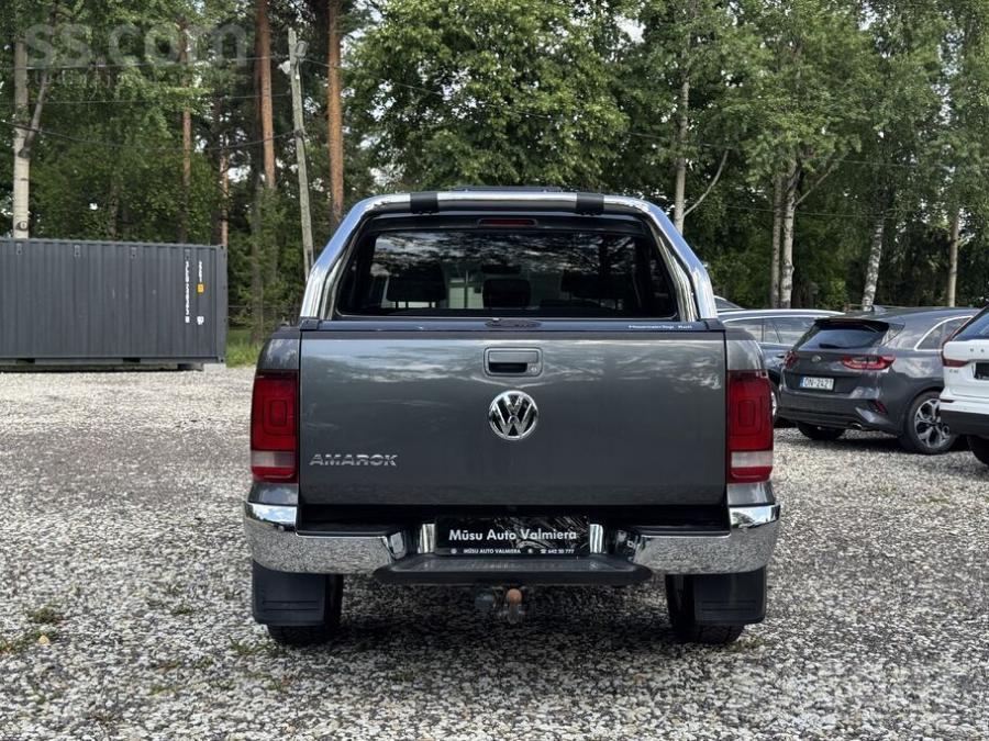 Grey Volkswagen Amarok 2017 in Valmiera, with an engine capacity of 3.00 L and mileage of 192 thousand km for 24900 €, photo 6 on AUTOMOTO.COM.LV