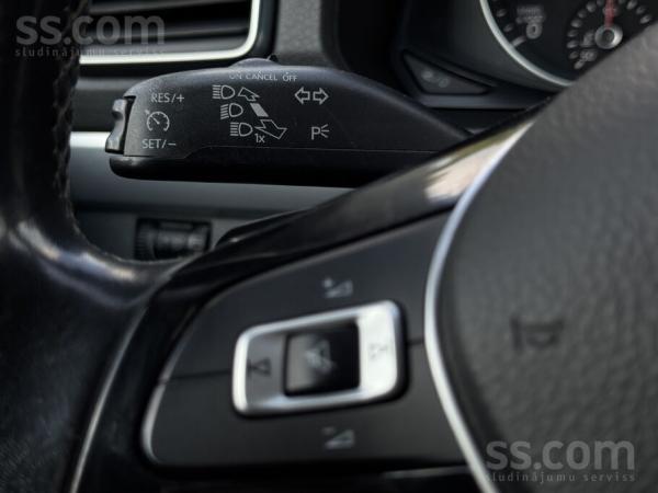 Grey Volkswagen Amarok 2017 in Valmiera, with an engine capacity of 3.00 L and mileage of 192 thousand km for 24900 €, photo 9 on AUTOMOTO.COM.LV
