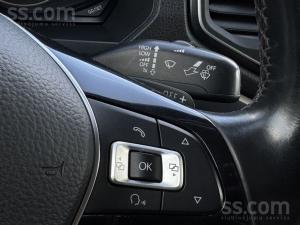 Grey Volkswagen Amarok 2017 in Valmiera, with an engine capacity of 3.00 L and mileage of 192 thousand km for 24900 €, photo 11 on AUTOMOTO.COM.LV