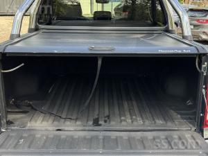 Grey Volkswagen Amarok 2017 in Valmiera, with an engine capacity of 3.00 L and mileage of 192 thousand km for 24900 €, photo 18 on AUTOMOTO.COM.LV