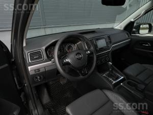 Grey Volkswagen Amarok 2017 in Riga, with an engine capacity of 3.00 L and mileage of 187 thousand km for 17900 €, photo 9 on AUTOMOTO.COM.LV