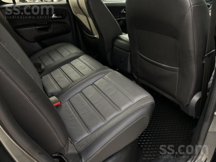 Grey Volkswagen Amarok 2017 in Riga, with an engine capacity of 3.00 L and mileage of 187 thousand km for 17900 €, photo 12 on AUTOMOTO.COM.LV