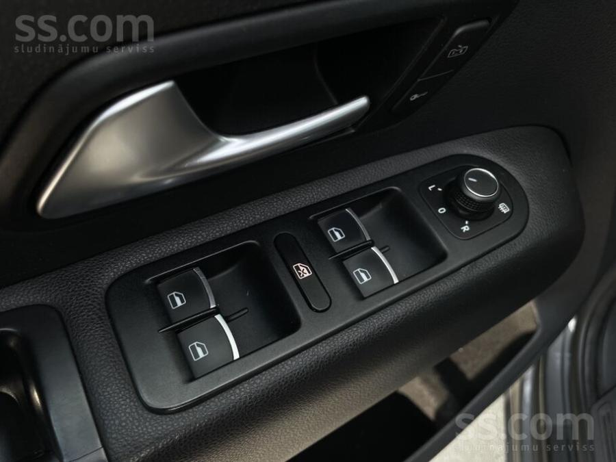 Grey Volkswagen Amarok 2017 in Riga, with an engine capacity of 3.00 L and mileage of 187 thousand km for 17900 €, photo 15 on AUTOMOTO.COM.LV