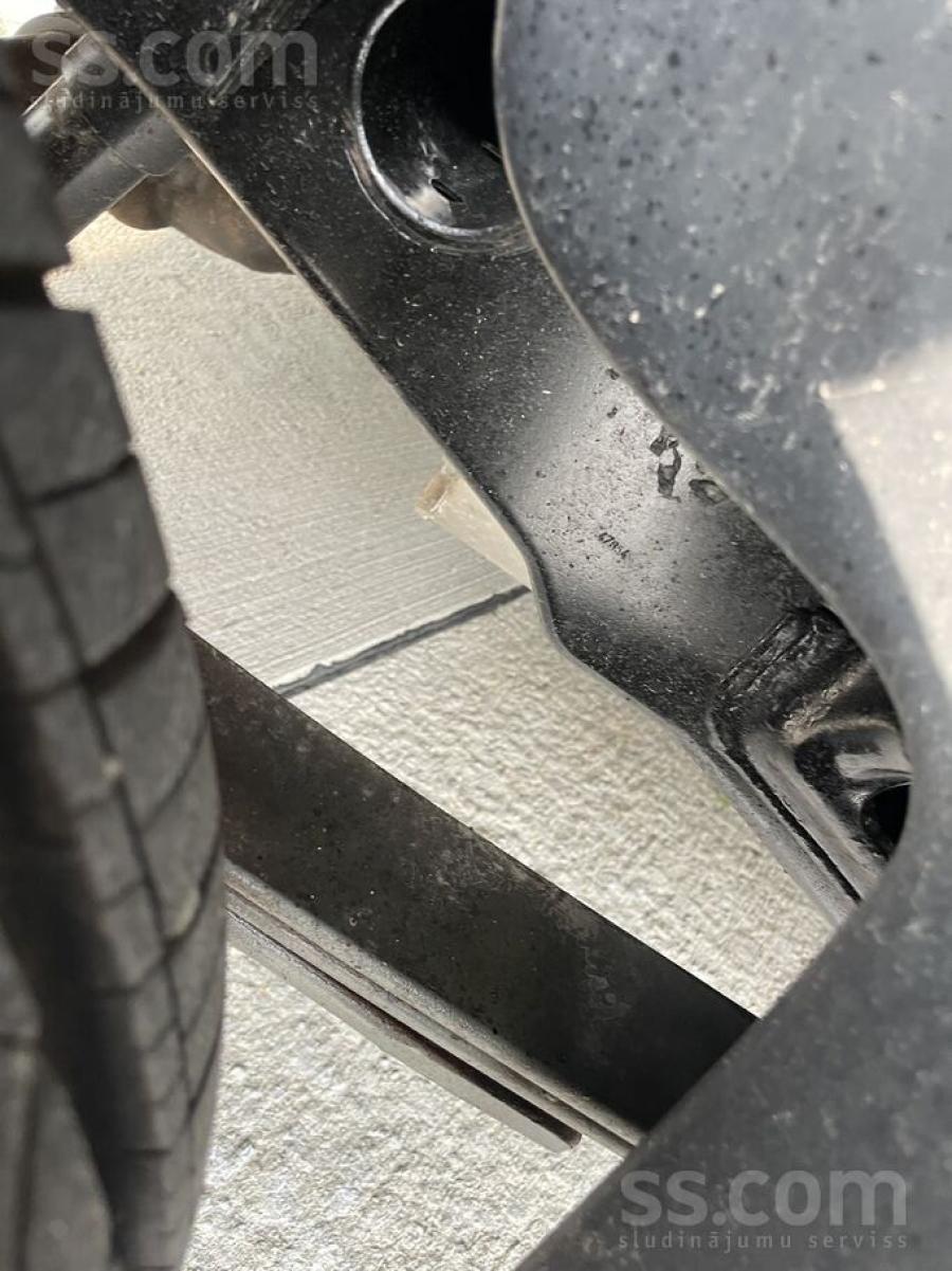 Grey Volkswagen Amarok 2017 in Riga, with an engine capacity of 3.00 L and mileage of 187 thousand km for 17900 €, photo 18 on AUTOMOTO.COM.LV