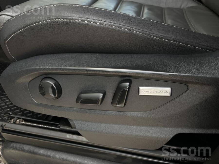 Grey Volkswagen Amarok 2017 in Riga, with an engine capacity of 3.00 L and mileage of 187 thousand km for 17900 €, photo 26 on AUTOMOTO.COM.LV