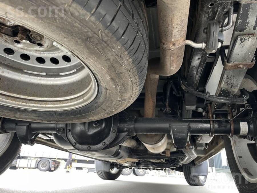 Grey Volkswagen Amarok 2017 in Riga, with an engine capacity of 3.00 L and mileage of 187 thousand km for 17900 €, photo 28 on AUTOMOTO.COM.LV