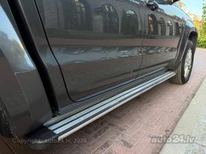 Grey Volkswagen Amarok 2018 in Tallinn, with an engine capacity of 3.00 L and mileage of 200 thousand km for 18899 €, photo 27 on AUTOMOTO.COM.LV