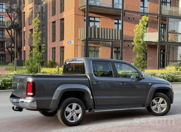 Grey Volkswagen Amarok 2018 in Tallinn, with an engine capacity of 3.00 L and mileage of 200 thousand km for 18899 €, photo 10 on AUTOMOTO.COM.LV