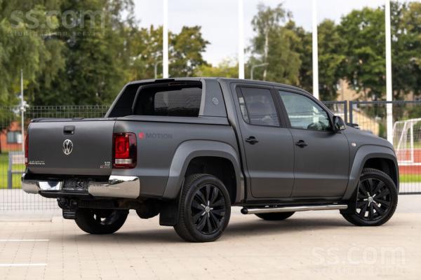Grey Volkswagen Amarok 2018 in Riga, with an engine capacity of 3.00 L and mileage of 218 thousand km for 23400 €, photo 6 on AUTOMOTO.COM.LV