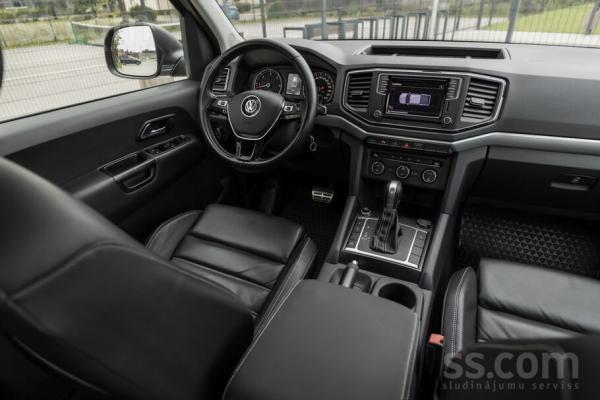 Grey Volkswagen Amarok 2018 in Riga, with an engine capacity of 3.00 L and mileage of 218 thousand km for 23400 €, photo 10 on AUTOMOTO.COM.LV